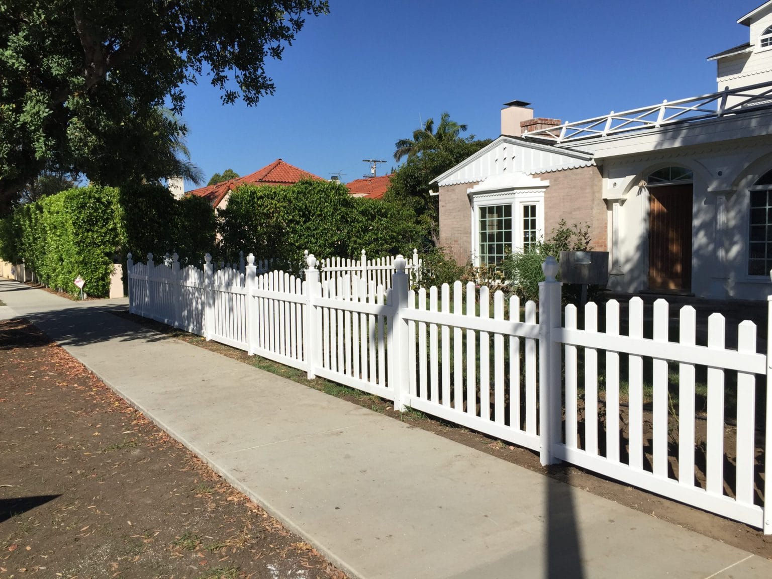 Arch Top Picket Vinyl Fence - Vinyl Fence 4 Less