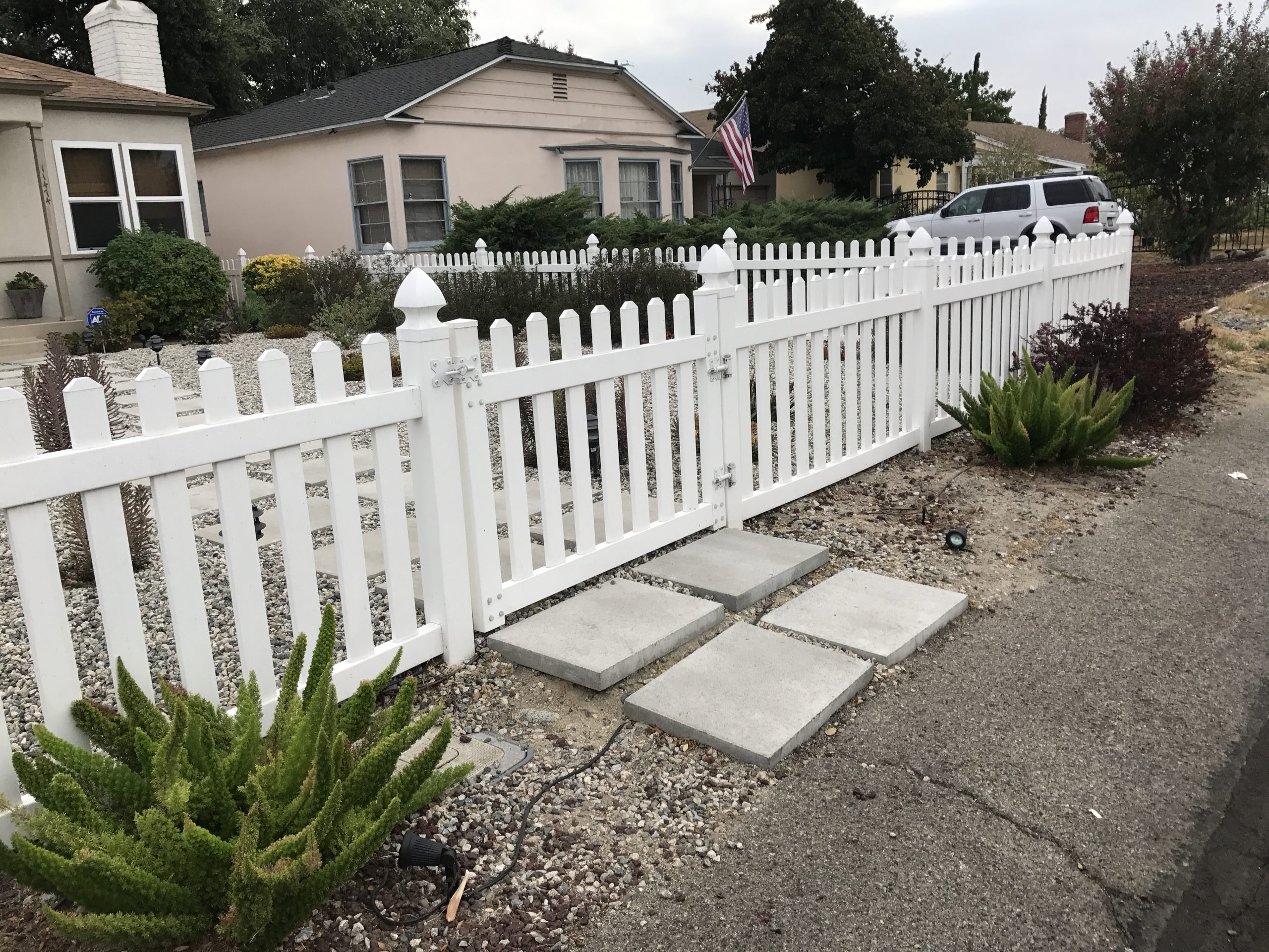 Open Top Picket Vinyl Fence - Vinyl Fence 4 Less