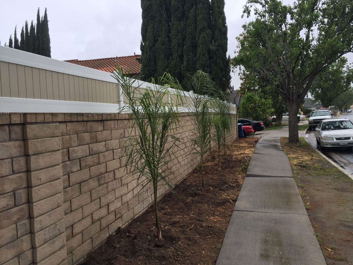 Wall Topper Privacy Vinyl Fence - Vinyl Fence 4 Less